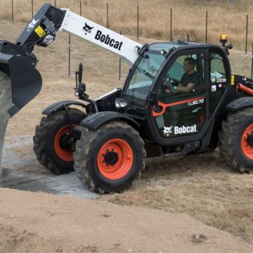 Compact telehandlers
